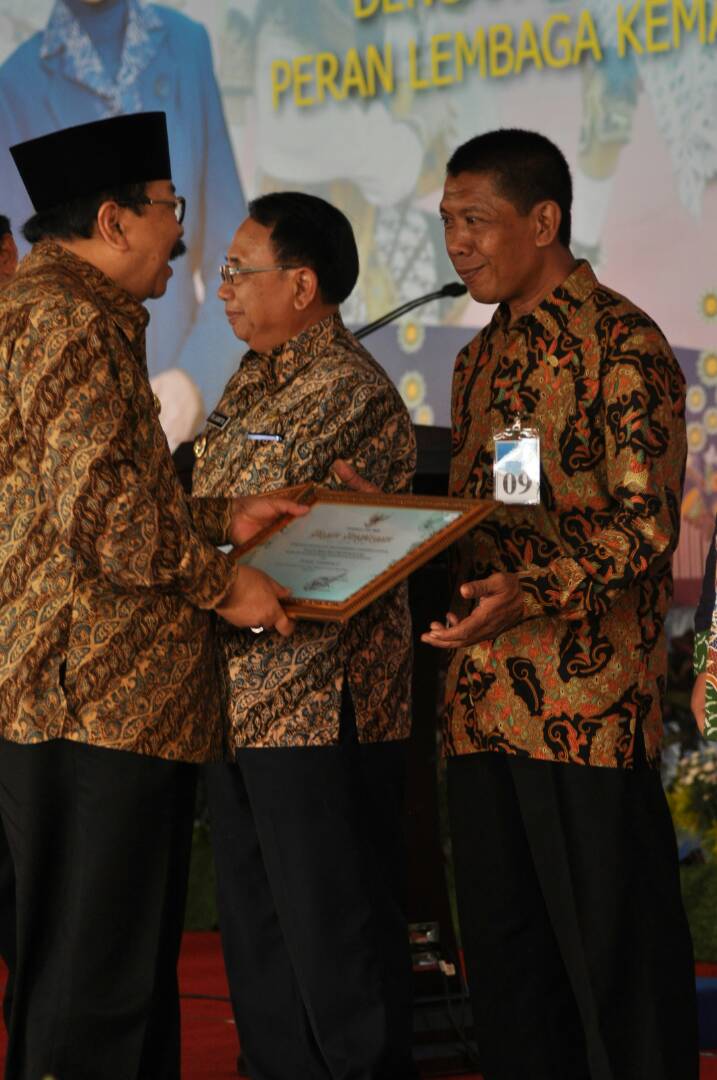 Pasar Desa Balongpanggang Raih Juara II Lomba Pasar Desa Terbaik se ...